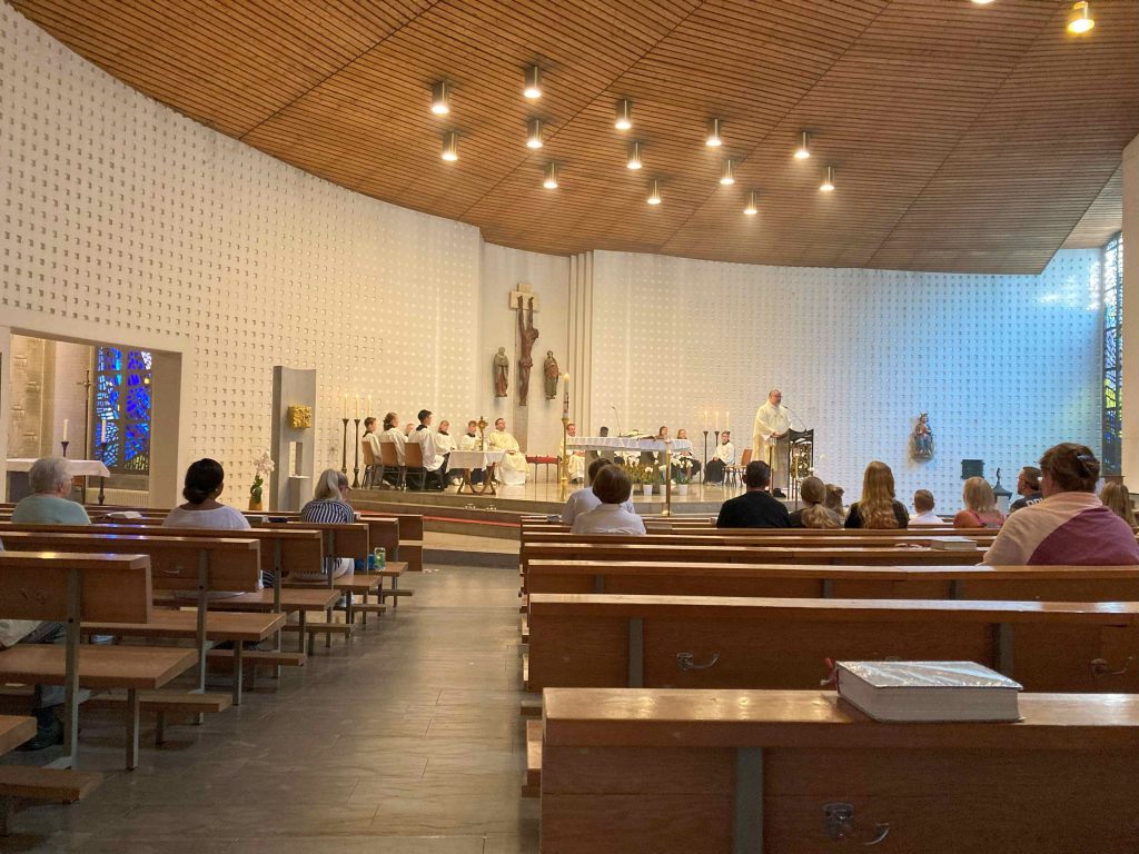 Fronleichnam in St. Olaf | Kath. Pfarrei St. Franziskus Hamburg